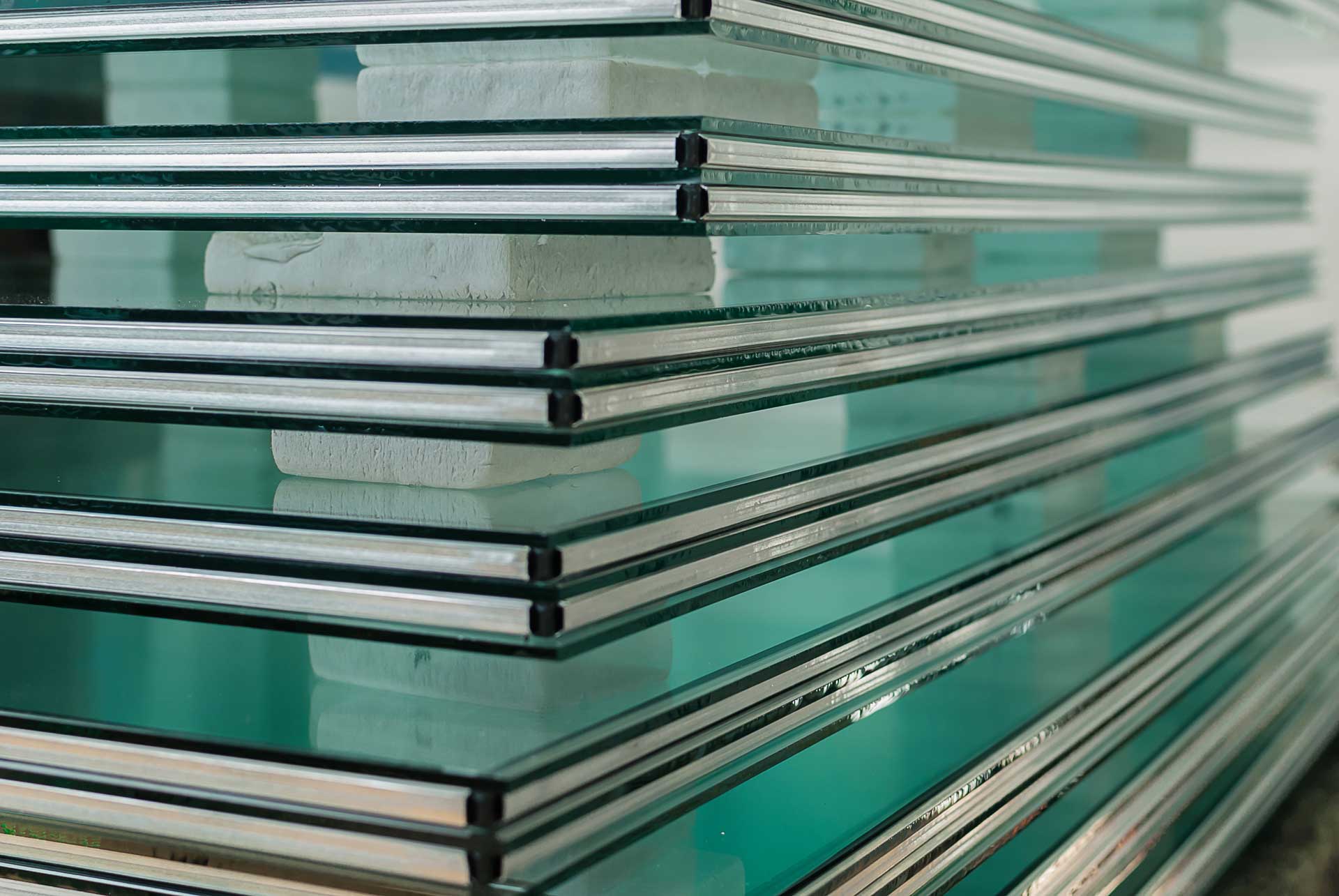 How to Tell If Your Glass Unit Needs Replacing - clearvisiongg.co.uk